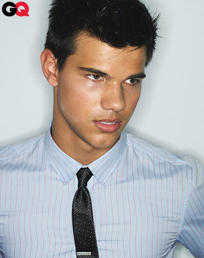 Taylor Lautner Fashion Style: Fit Dress Shirts | Famewatcher
