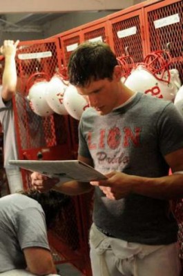 Matt Lauria Shirtless, Underwear, Gay or Girlfriend?