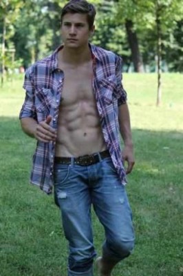 Drew Kenney Bachelorette: Underwear & Shirtless Photos - Is He Gay?